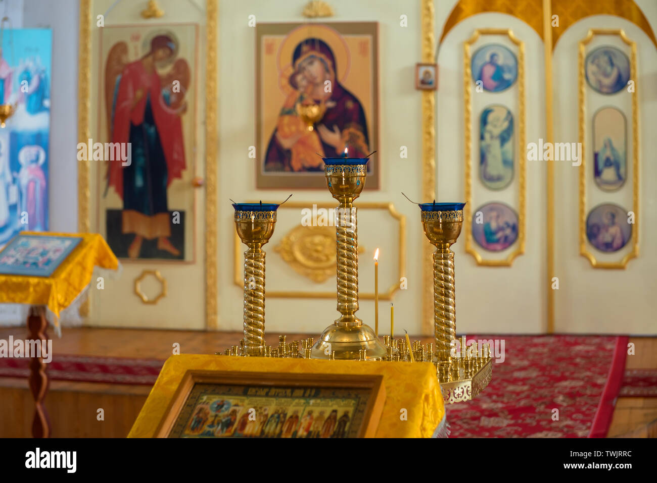 Lamps and candles in front of the altar of an Orthodox church Stock ...