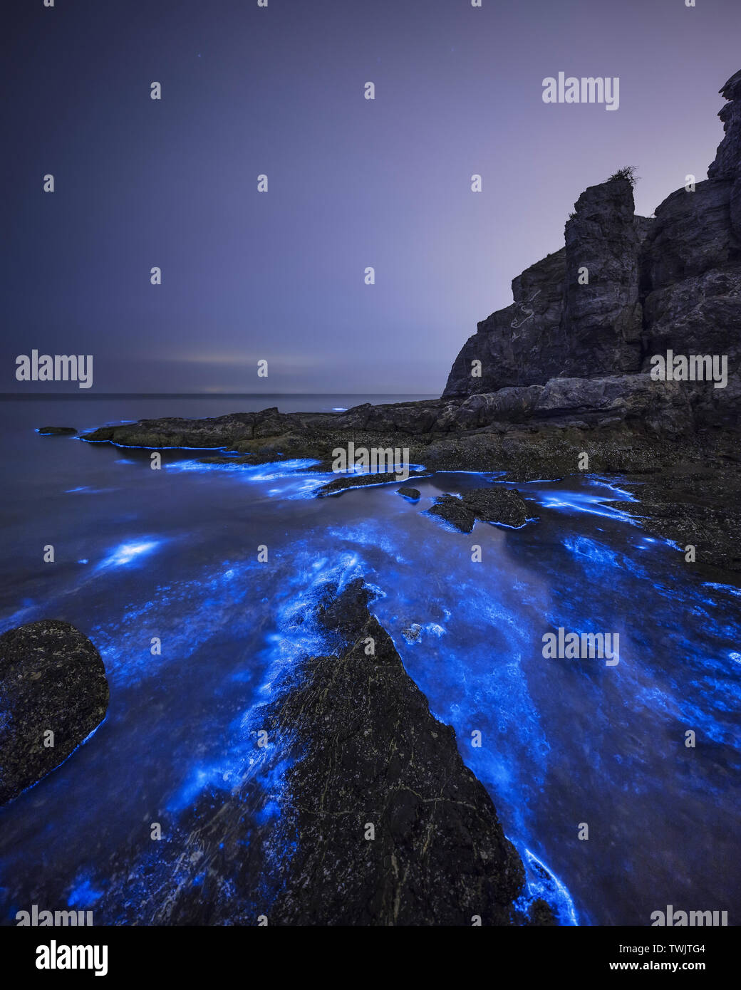 The scenic tides of dalian lushun hi-res stock photography and images ...