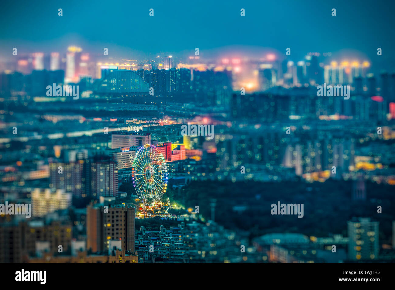 High rise building ferris wheel high altitude cable car hi-res stock ...