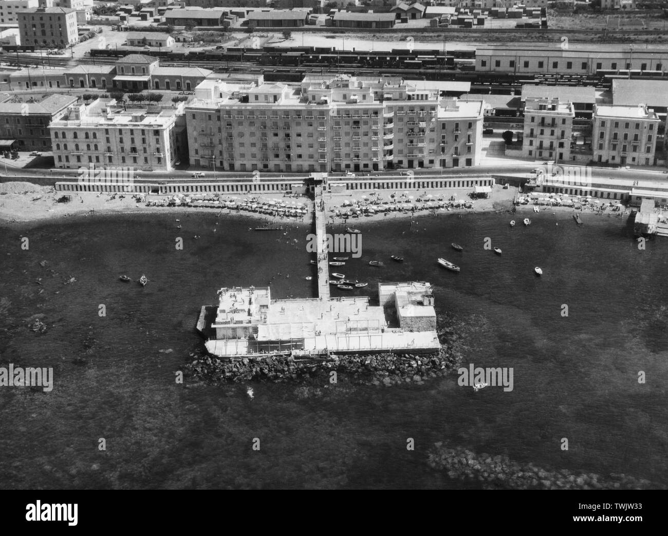 Beach 1964 italy hi-res stock photography and images - Alamy