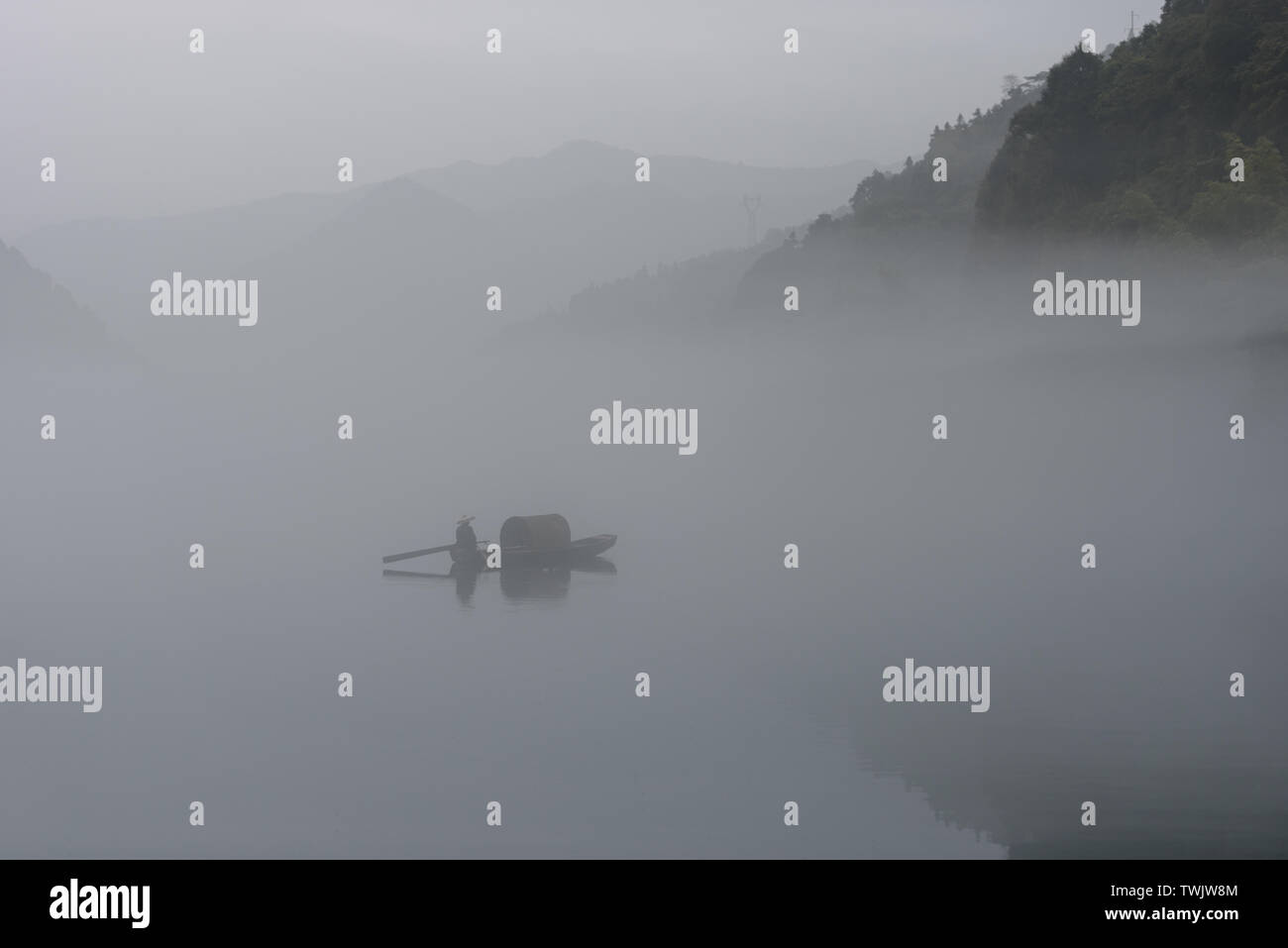 Xiao dongjiang fishing boat hi-res stock photography and images - Alamy