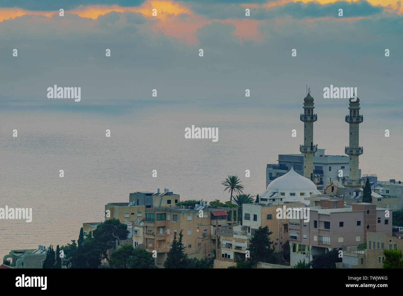 Mosque haifa israel middle hi-res stock photography and images - Alamy