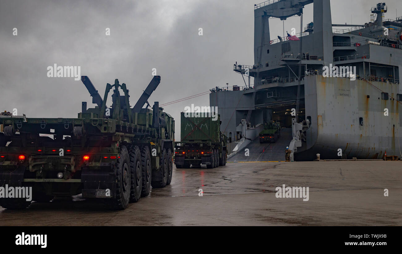 Joint replacement operation hi-res stock photography and images - Alamy