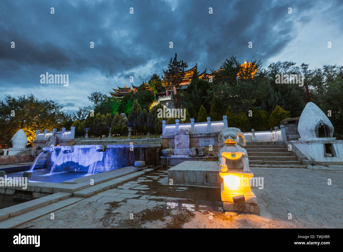 The ancient city of Dukezong, Shangri-La Stock Photo - Alamy