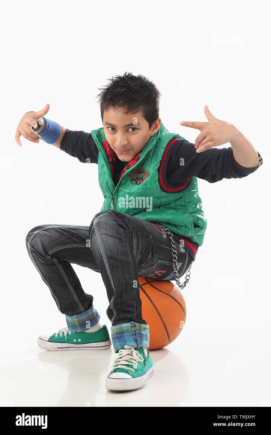 Boy plays basketball hi-res stock photography and images - Alamy