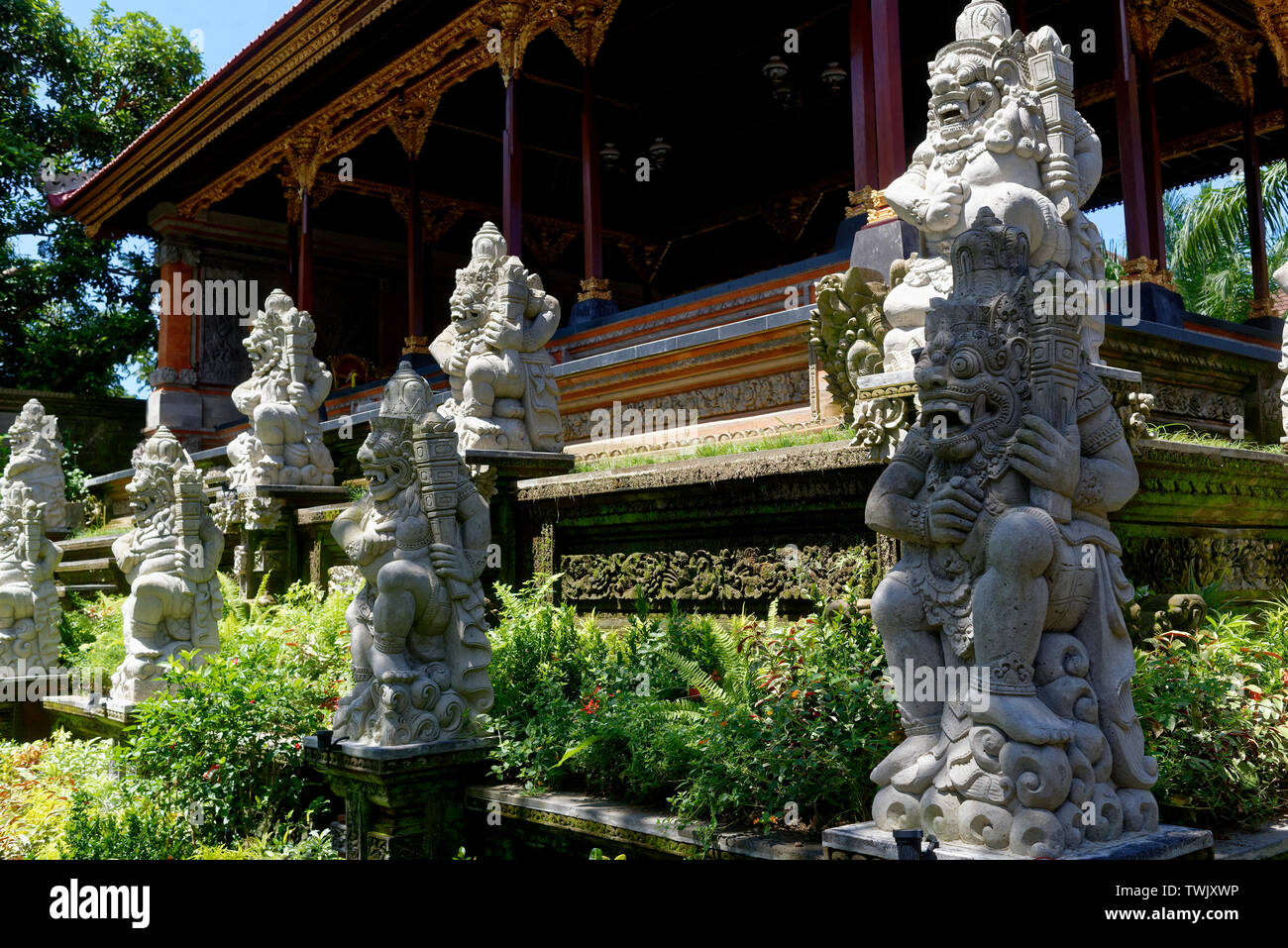 Royal guardians hi-res stock photography and images - Alamy