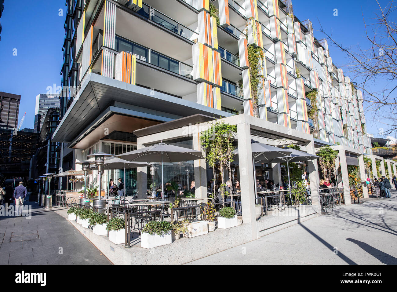 Apartment living above restaurants and cafes in Barangaroo office ...