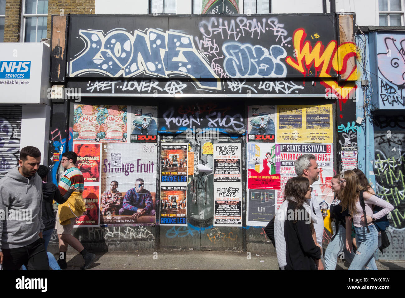 Graffiti london tags hi-res stock photography and images - Alamy
