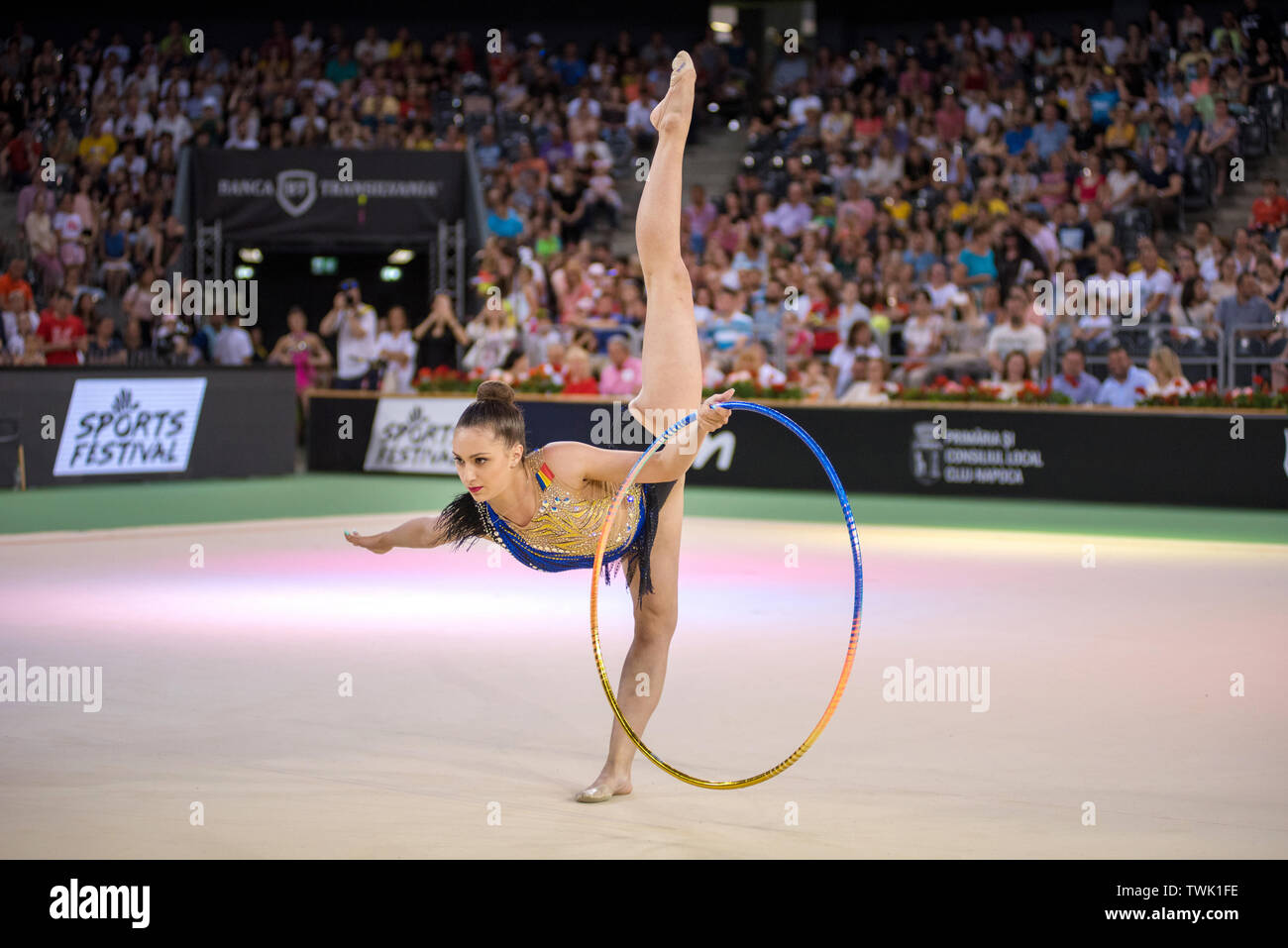 Child gymnasts hi-res stock photography and images - Alamy