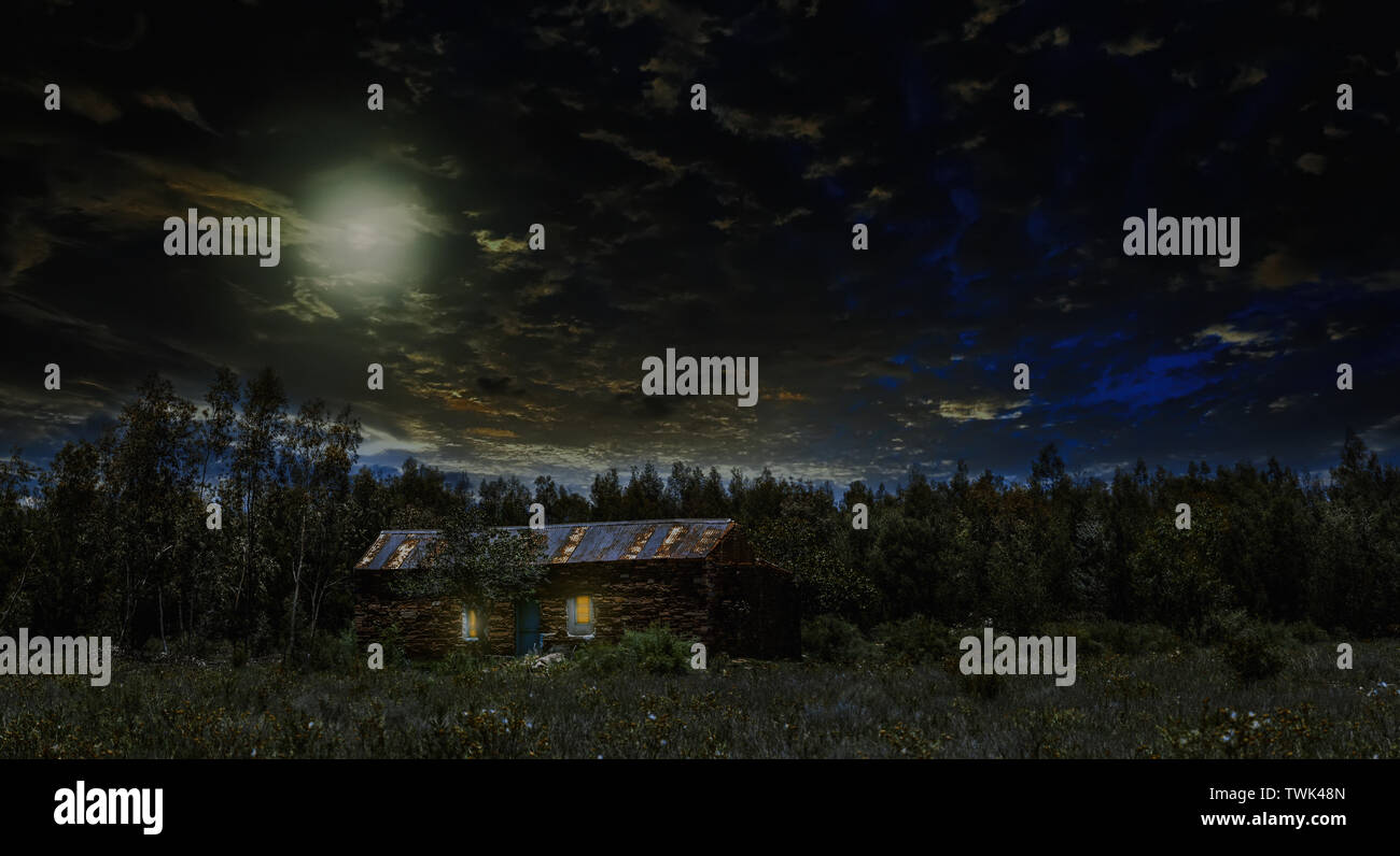 Ruined farm house hi-res stock photography and images - Alamy