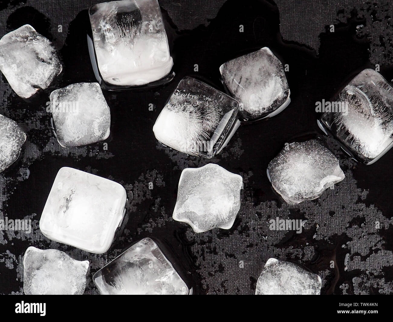 Crushed ice cubes hi-res stock photography and images - Alamy