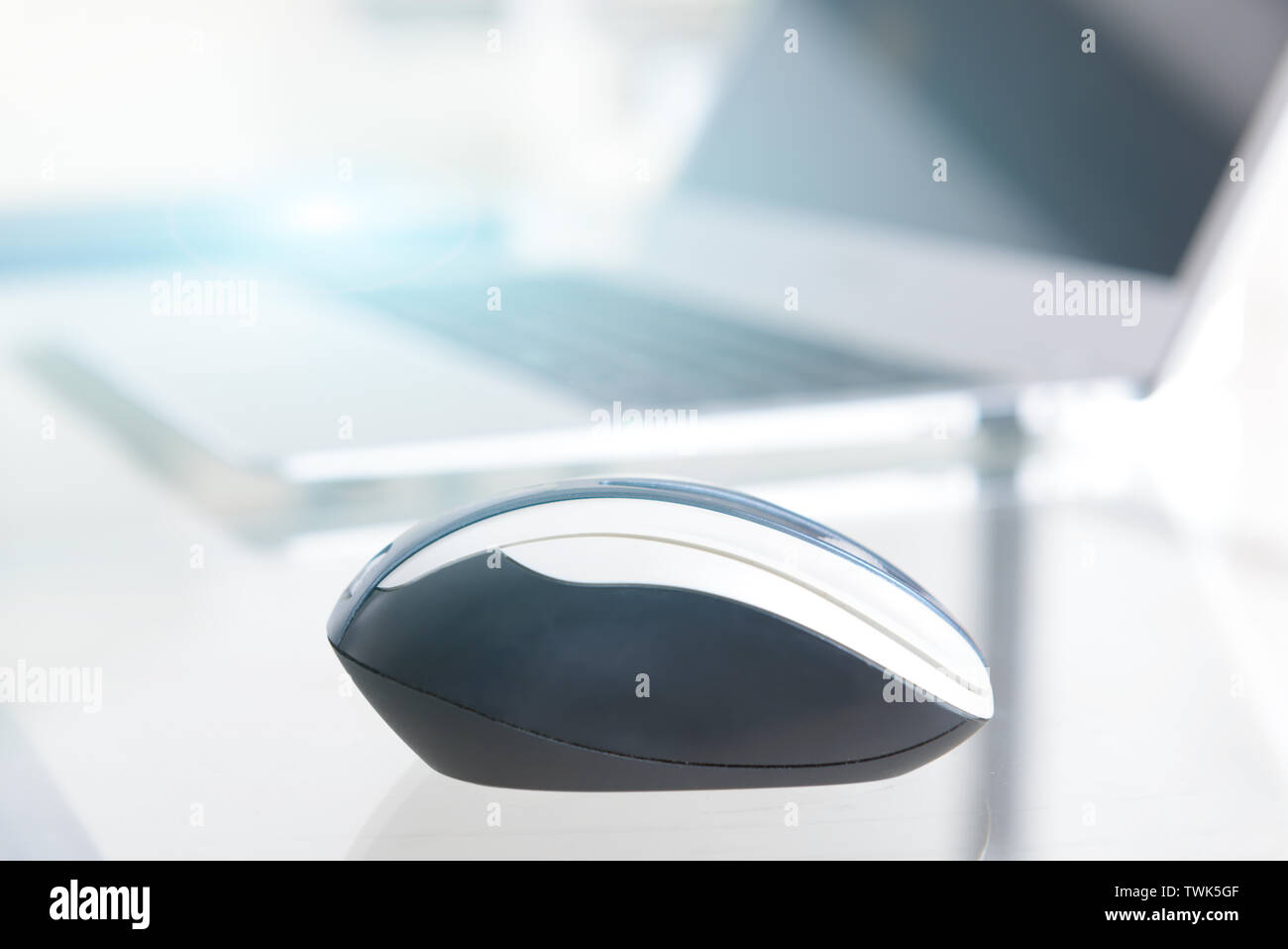 Computer wireless mouse hi-res stock photography and images - Alamy