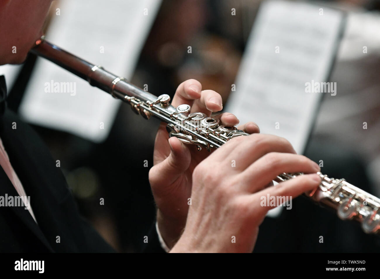 Transverse flute hi-res stock photography and images - Alamy