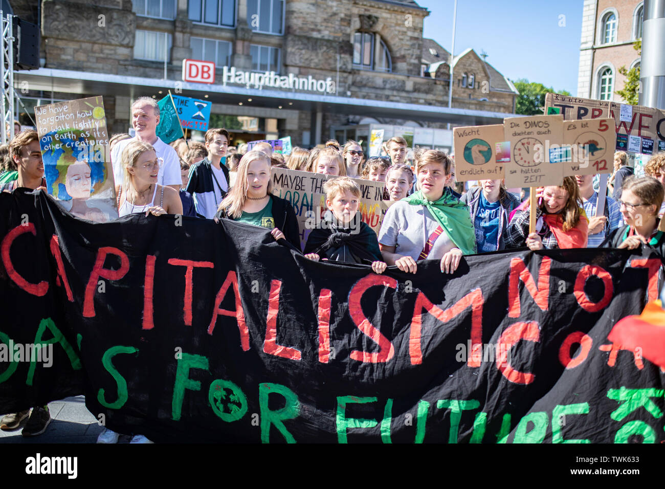 Aachen, Germany. 21st June, 2019. First participants of the climate ...