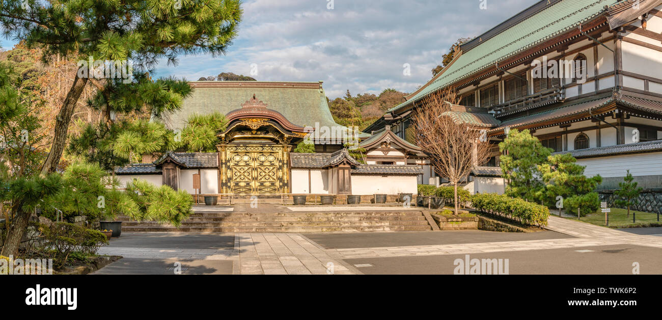 Karamon Gate at Kencho-ji Temple, Kamakura, Kanagawa, Japan Stock Photo ...