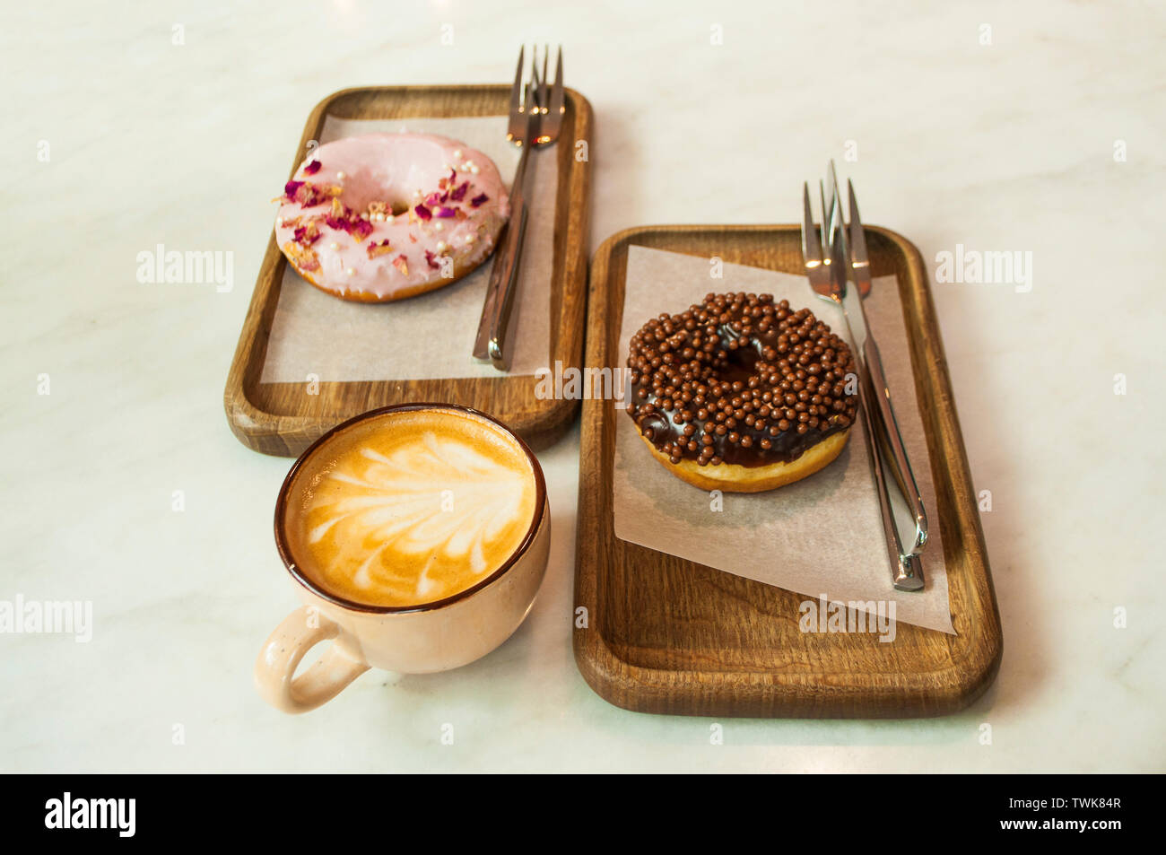 Donut art hi-res stock photography and images - Alamy