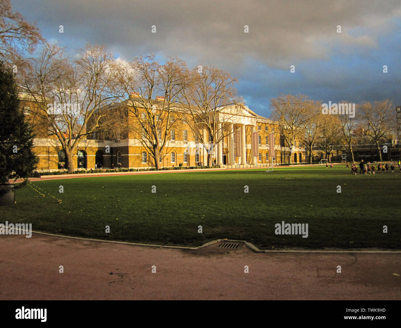 Exterior saatchi gallery hi-res stock photography and images - Alamy