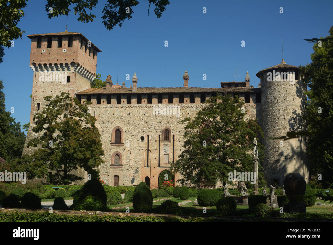 Neo medieval hi-res stock photography and images - Alamy