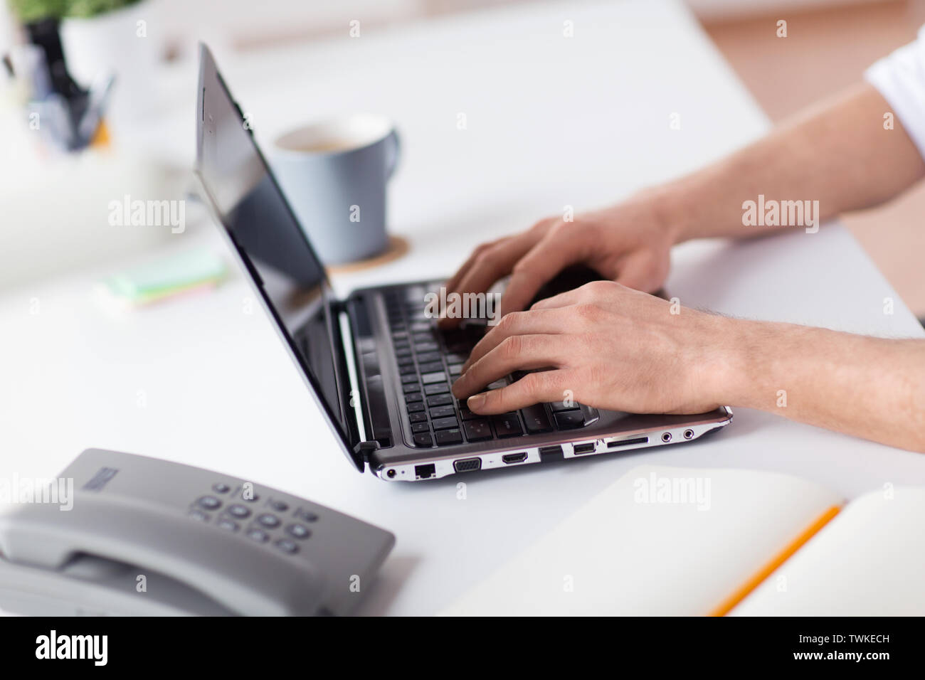Hands man office worker typing hi-res stock photography and images - Alamy