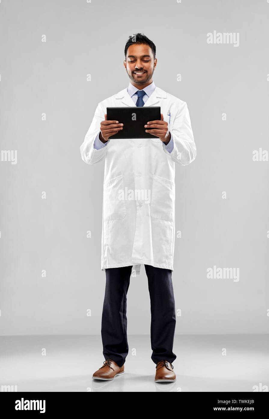 Computer scientist hi-res stock photography and images - Alamy