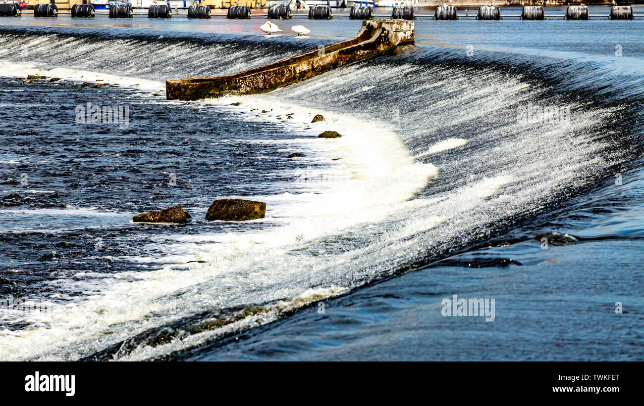 The system of lock, weir and sluice gates in the Shannon river in ...