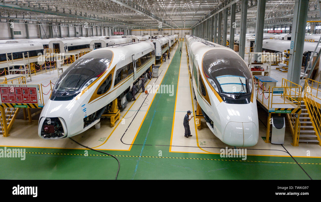 (190621) -- CHANGCHUN, June 21, 2019 (Xinhua) -- Tang Jiankun (1st R ...
