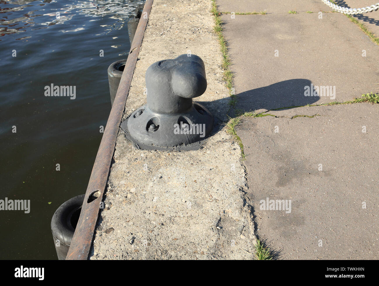 Mooring facility hi-res stock photography and images - Alamy
