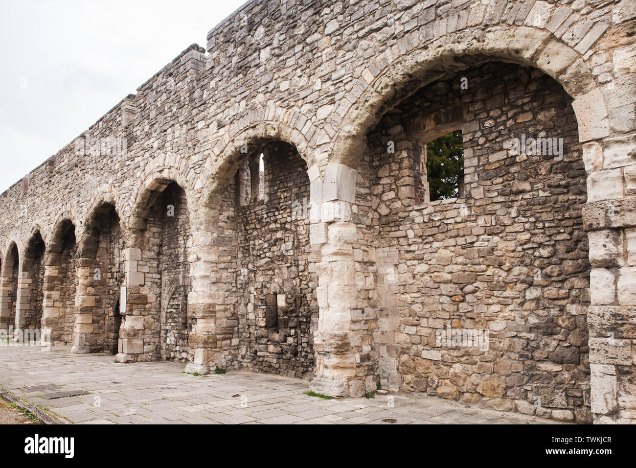 Southampton town walls, it is a sequence of defensive structures built ...