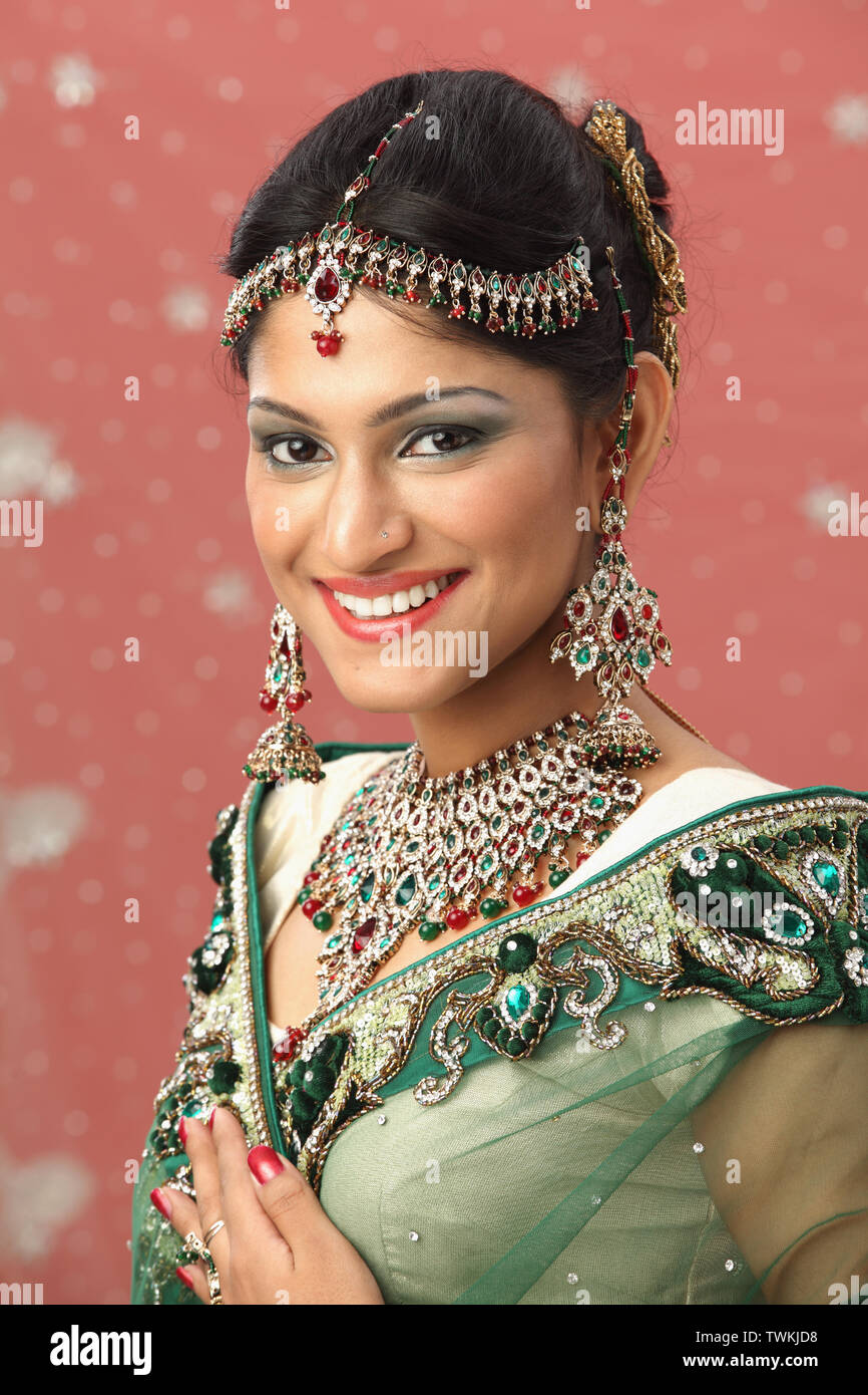 Portrait of an Indian bride smiling Stock Photo - Alamy