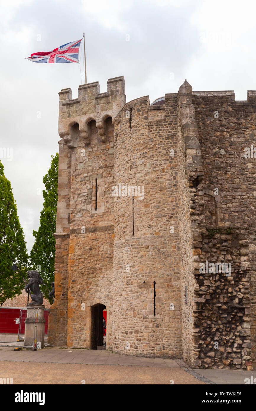 Medieval gate bargate hi-res stock photography and images - Alamy