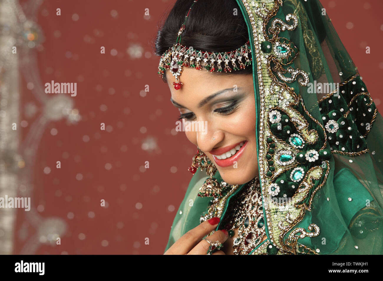 Close up of an Indian bride smiling Stock Photo - Alamy