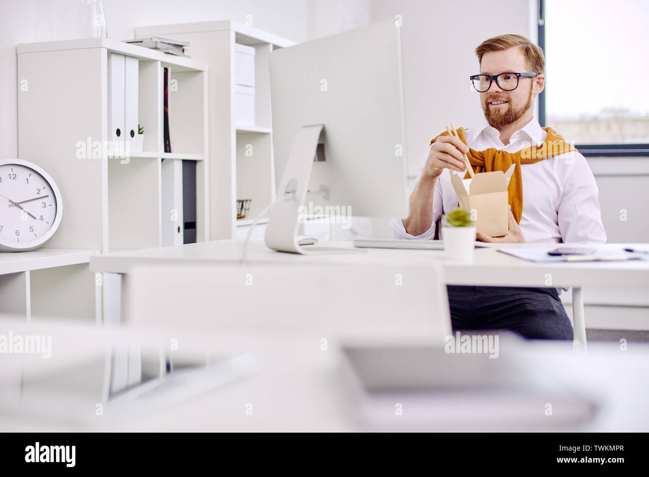 Healthy snack computer work hi-res stock photography and images - Alamy