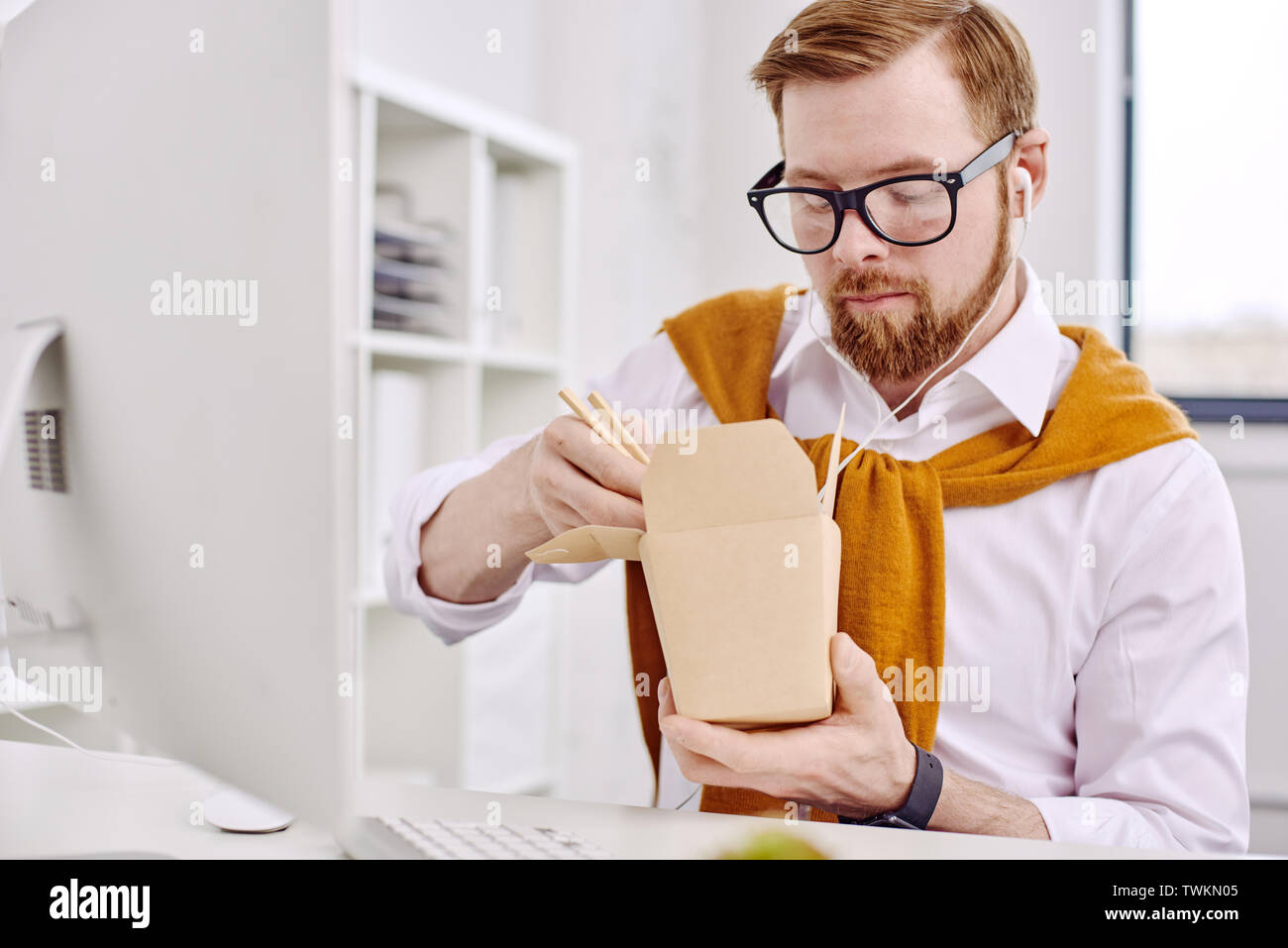 Healthy snack computer work hi-res stock photography and images - Alamy