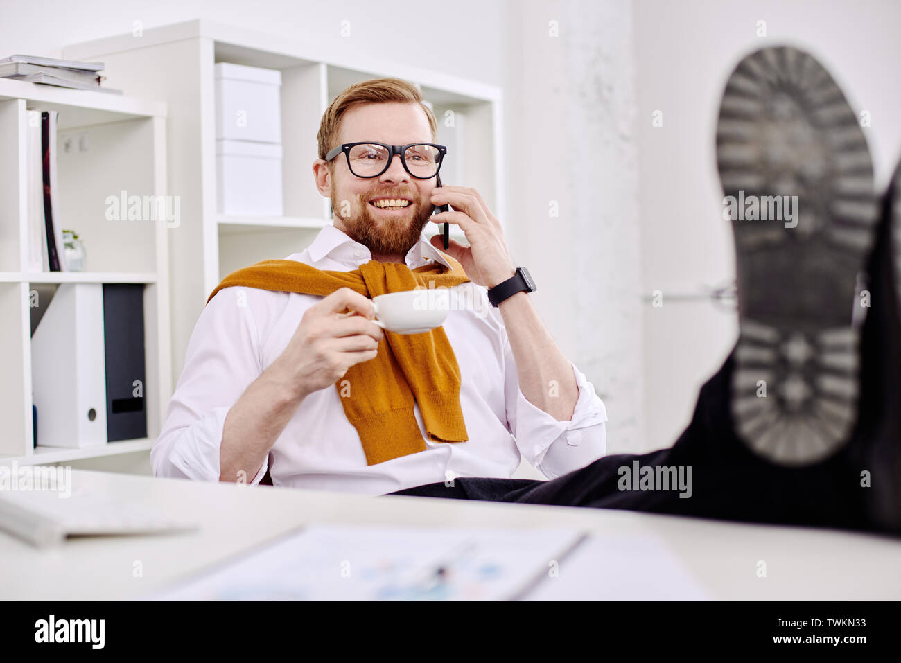 Office worker lunch break hi-res stock photography and images - Alamy