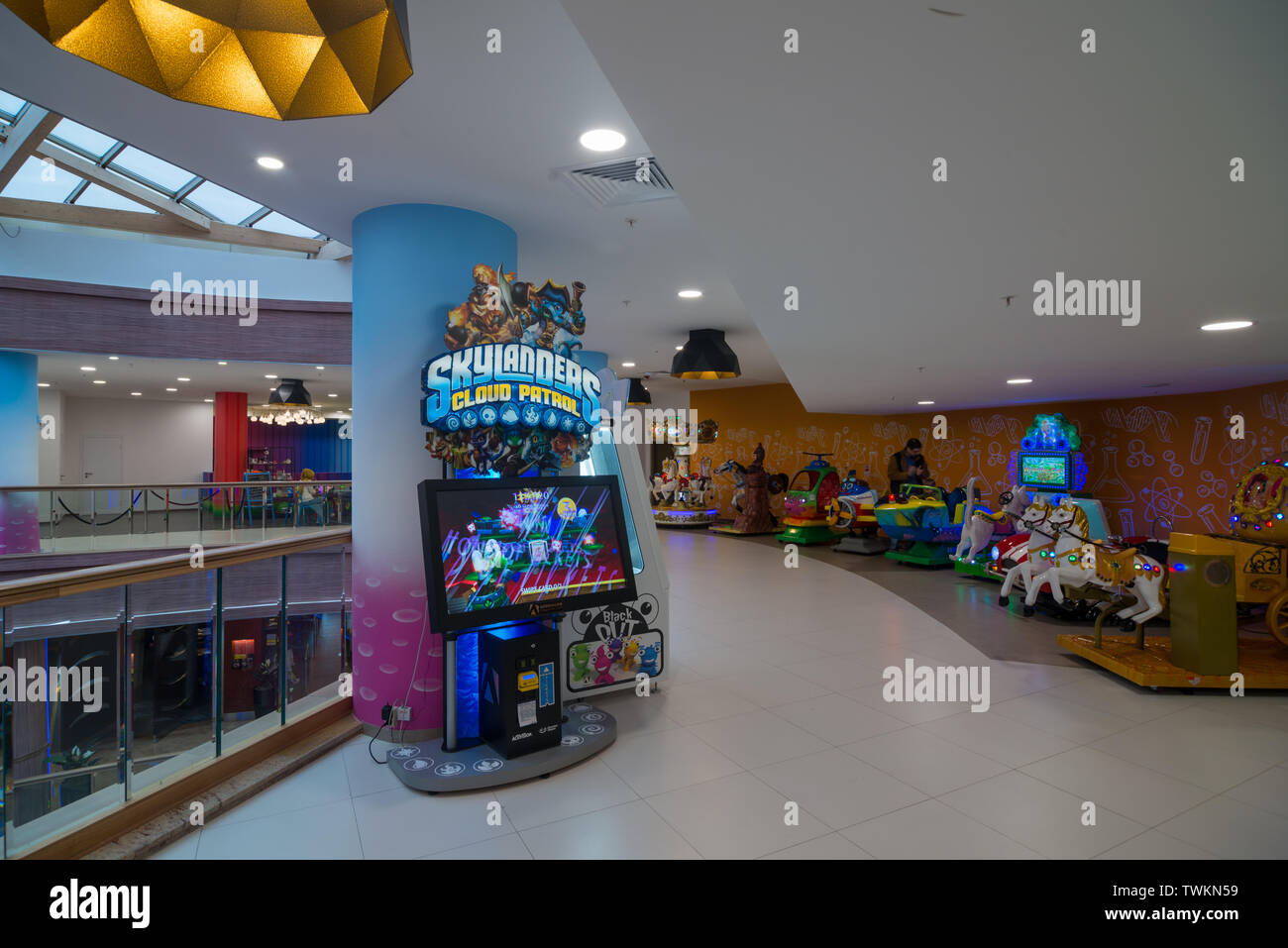 Modern store at shopping mall Stock Photo - Alamy