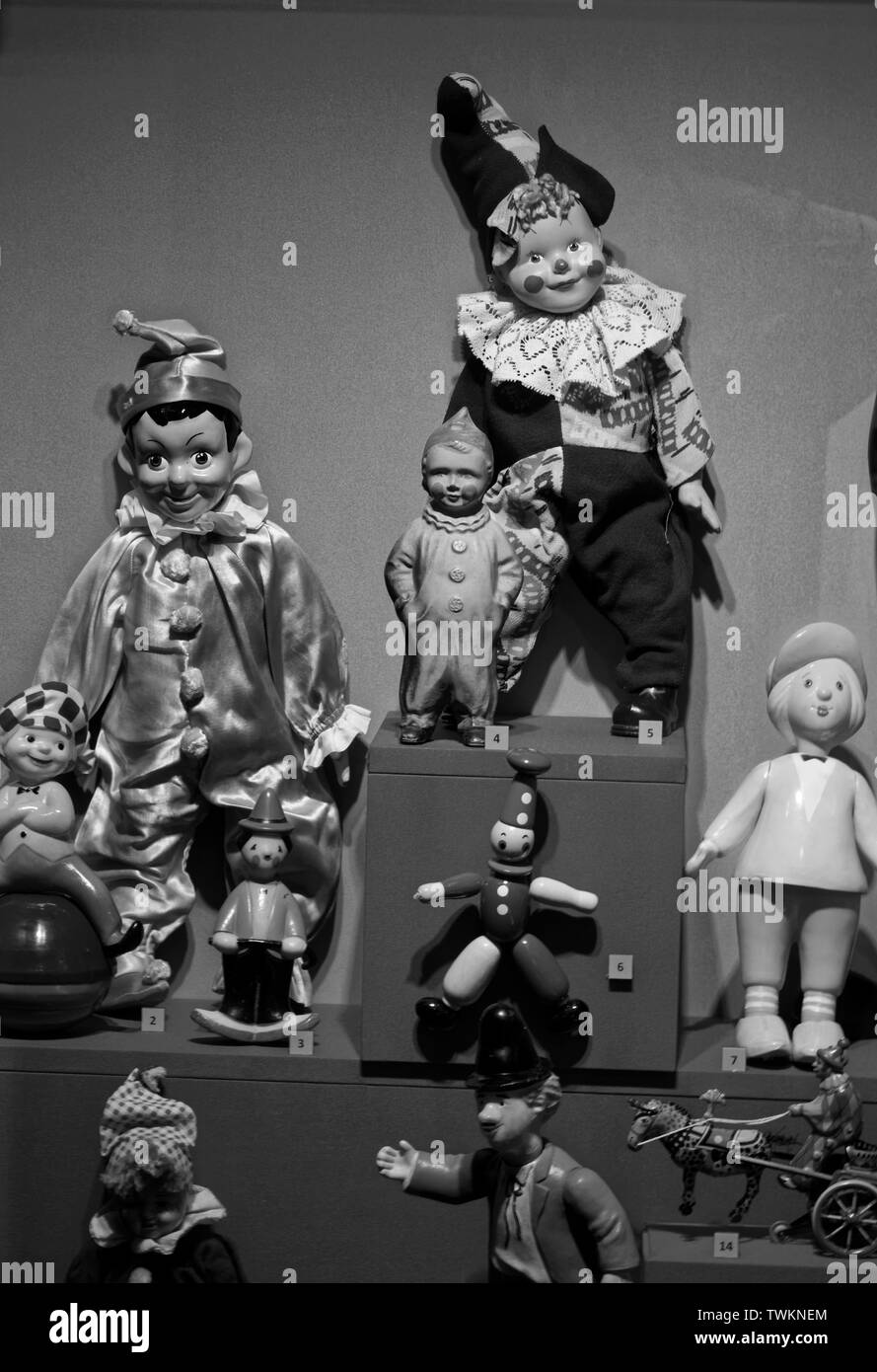 Clowns and toys hi-res stock photography and images - Alamy