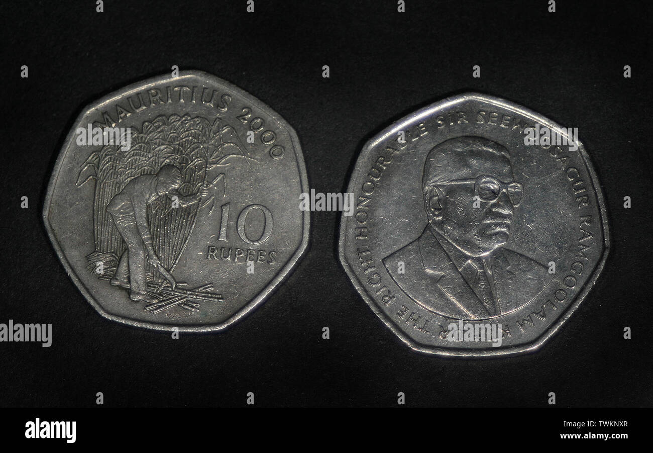 10 rupee coin hi-res stock photography and images - Alamy
