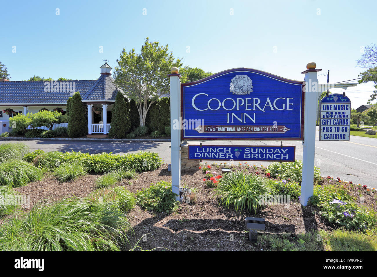 The Cooperage Inn restaurant Baiting Hollow eastern Long Island New ...