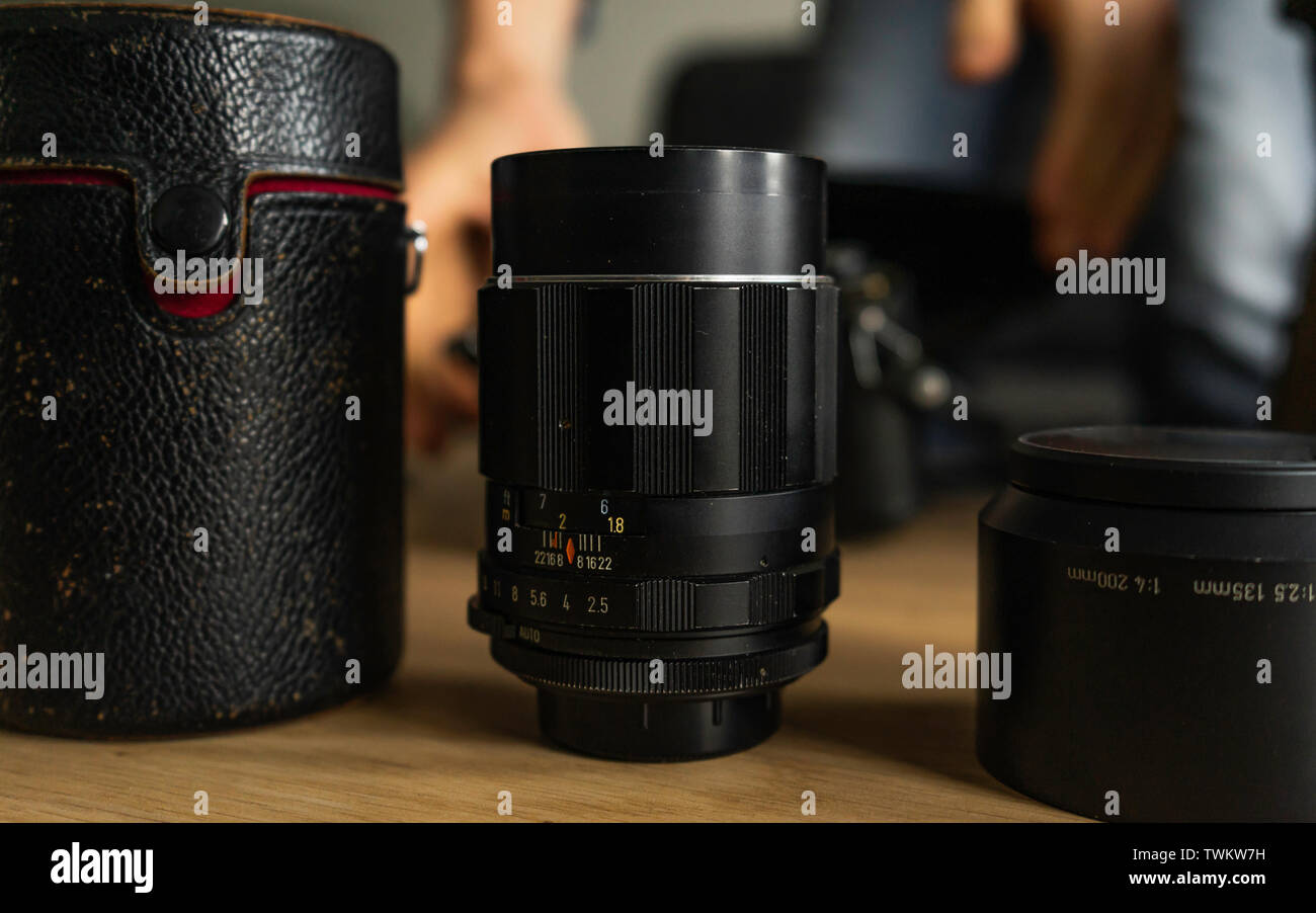 Old fashioned photographer hi-res stock photography and images - Alamy