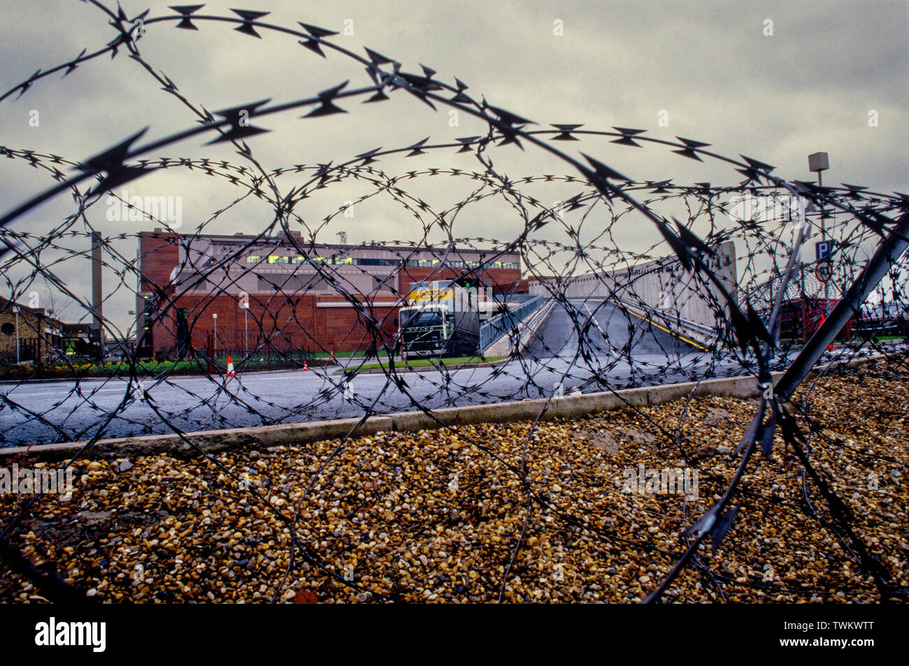 News international print plant wapping hi-res stock photography and ...