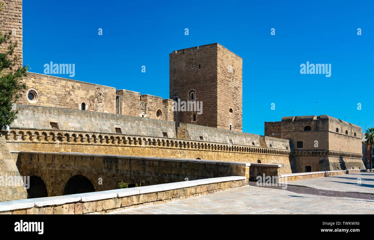 surrounding wall of Norman-Swabian Castle Stock Photo - Alamy