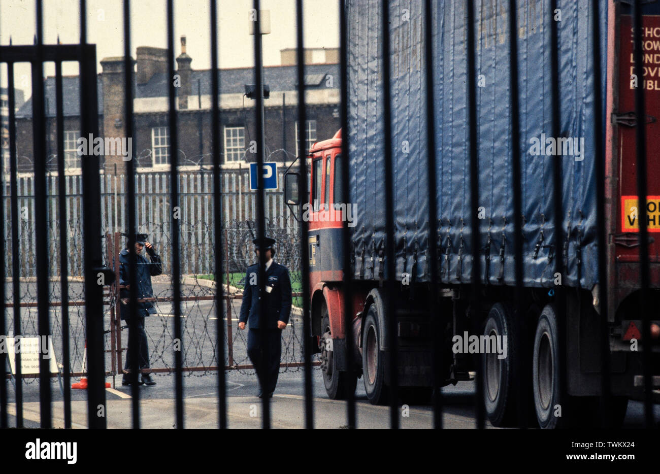 Wapping strike hi-res stock photography and images - Alamy