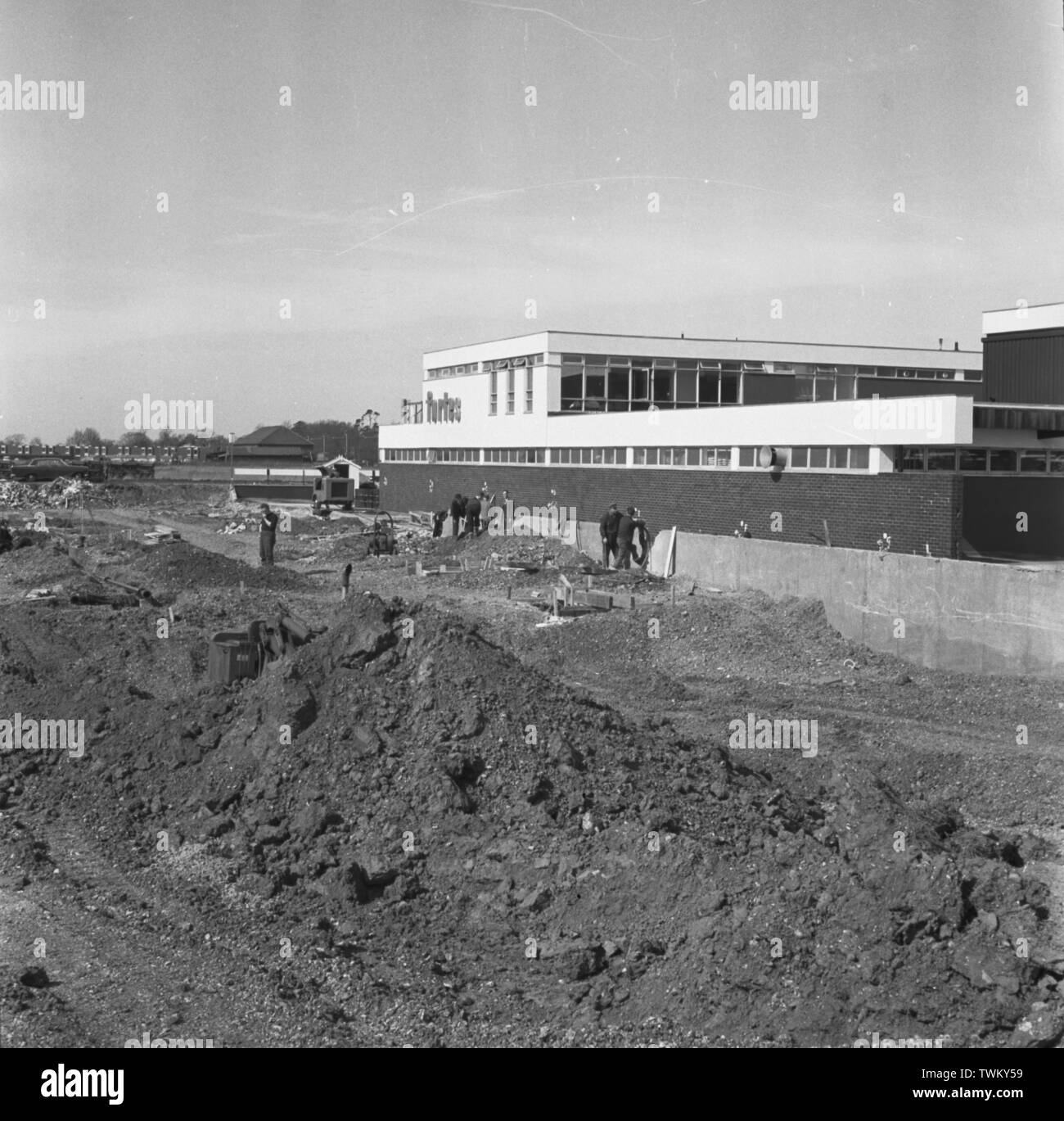 Building Construction Work at Heathrow Airport next to Fortes building ...