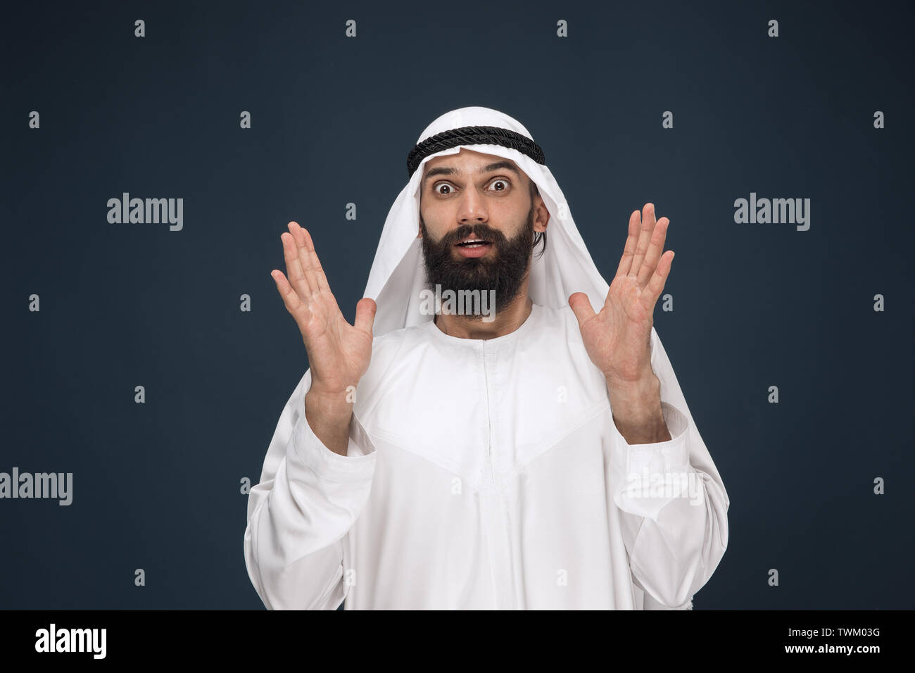 Saudi arabian people hi-res stock photography and images - Alamy