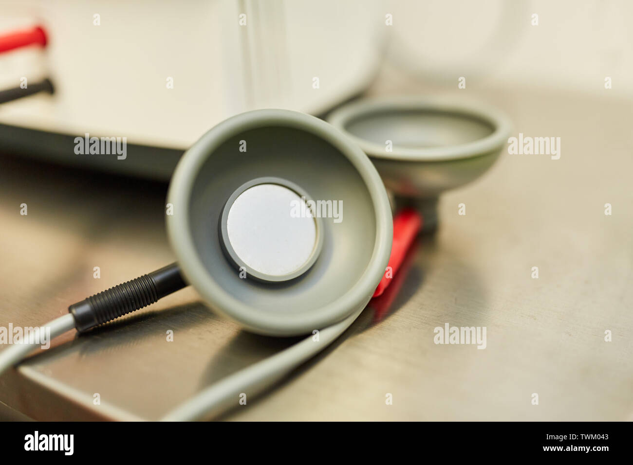 Vacuum electrodes for stimulation current therapy in electromedicine ...