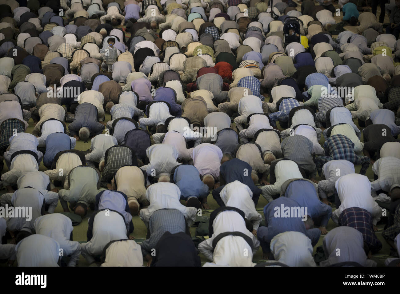 Tehran, Tehran, Iran. 21st June, 2019. Iranian worshippers perform ...