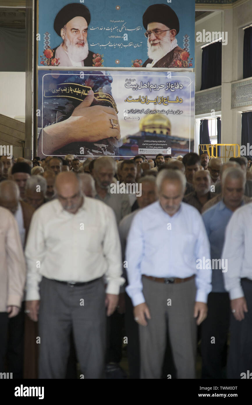 Tehran, Tehran, Iran. 21st June, 2019. Iranian worshippers perform ...