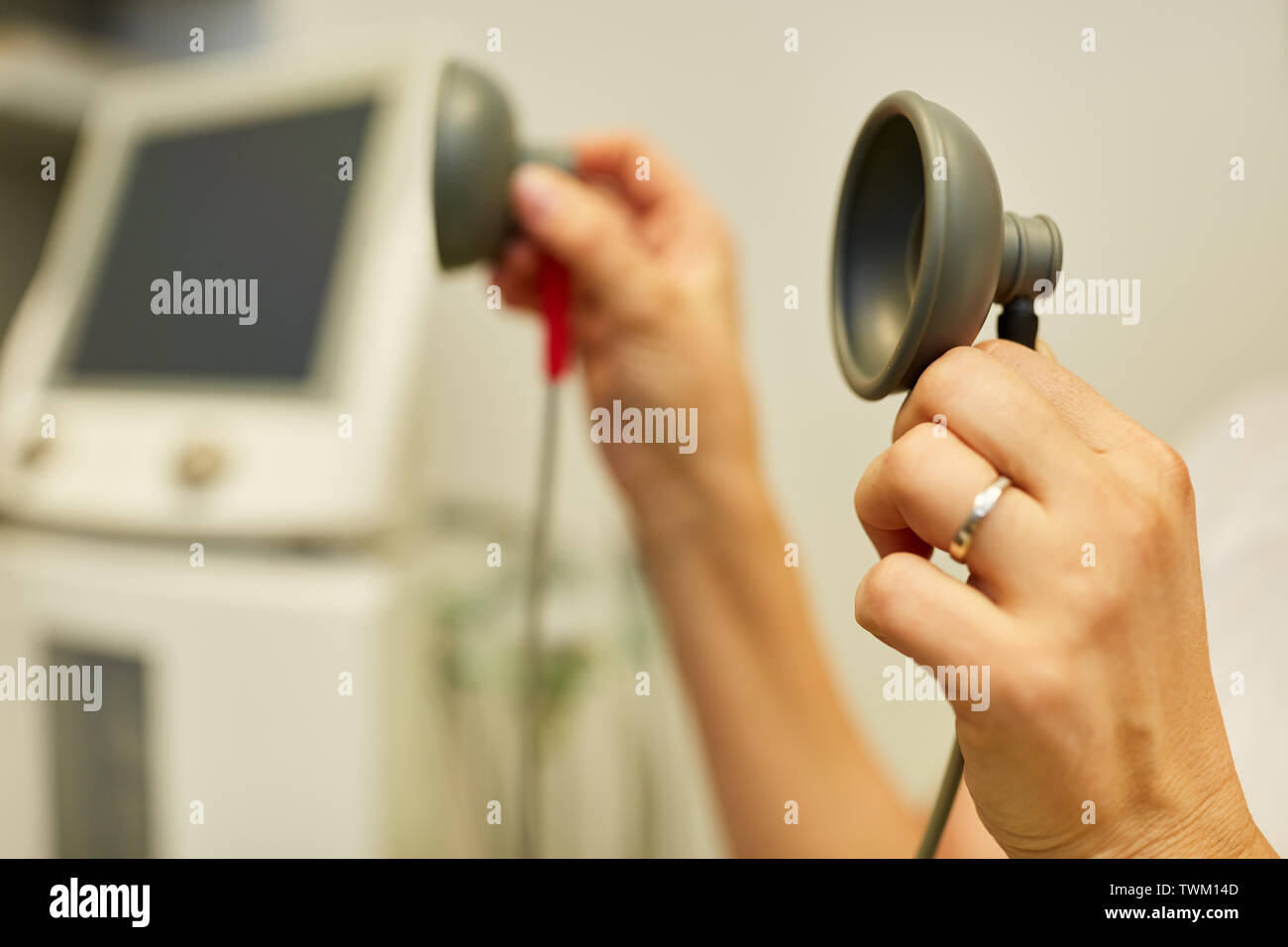 Doctor considers vacuum electrodes for stimulation current therapy for ...