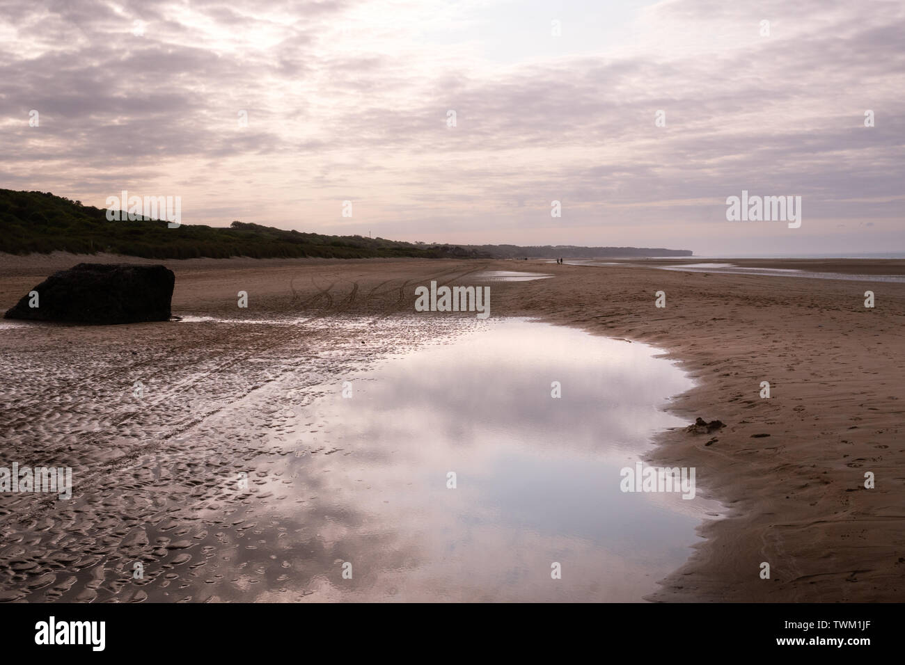 Beaches of normandy hi-res stock photography and images - Alamy