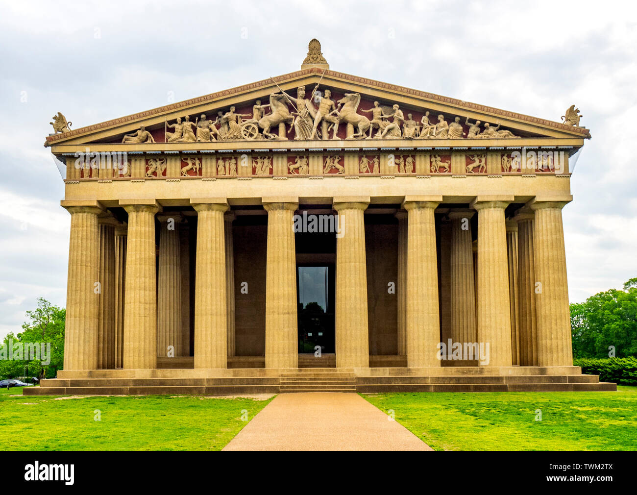 Full scale replica of Parthenon in Centennial Park Nashville Tennessee ...